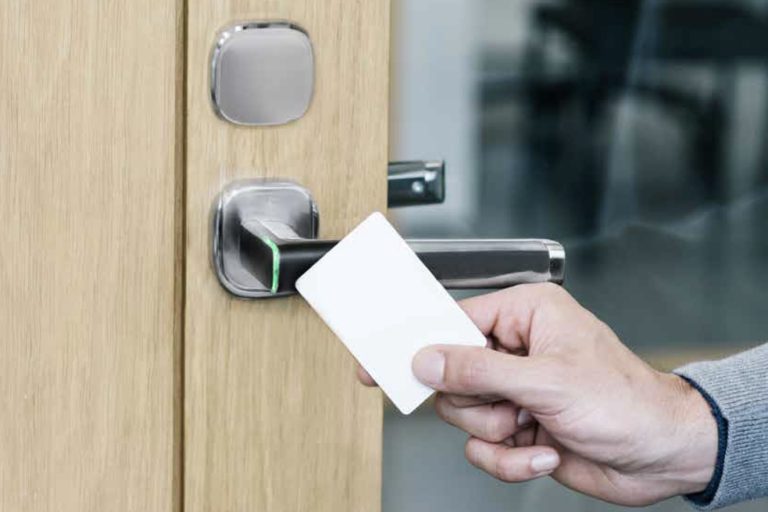 ASSA ABLOY - Aperio - Secure People